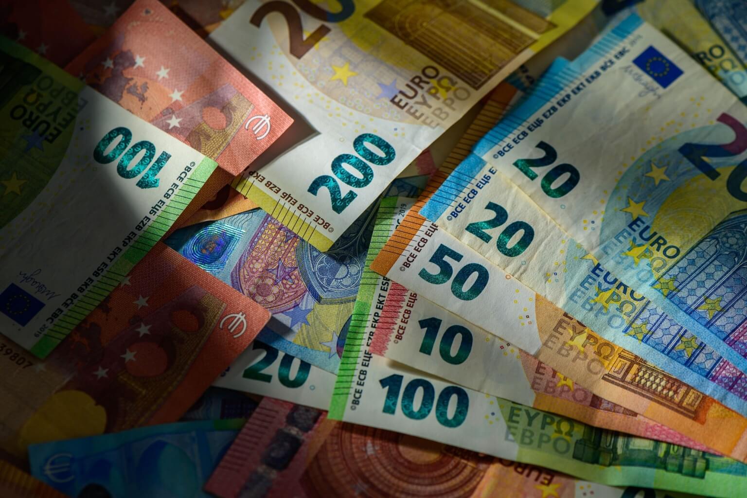 What is EUR? Understanding the Euro